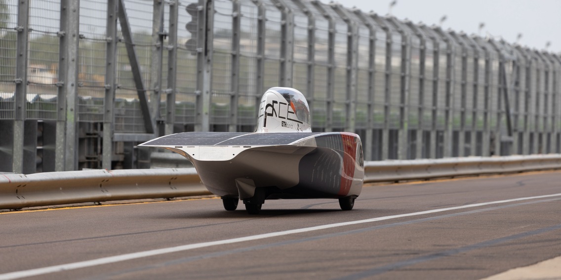 Jonas, Solar Race pilot: "Fortunately, there are a lot of openings, so ...