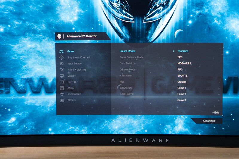 Essai de l'Alienware AW3225QF : le début d'une nouvelle ère - Galaxus